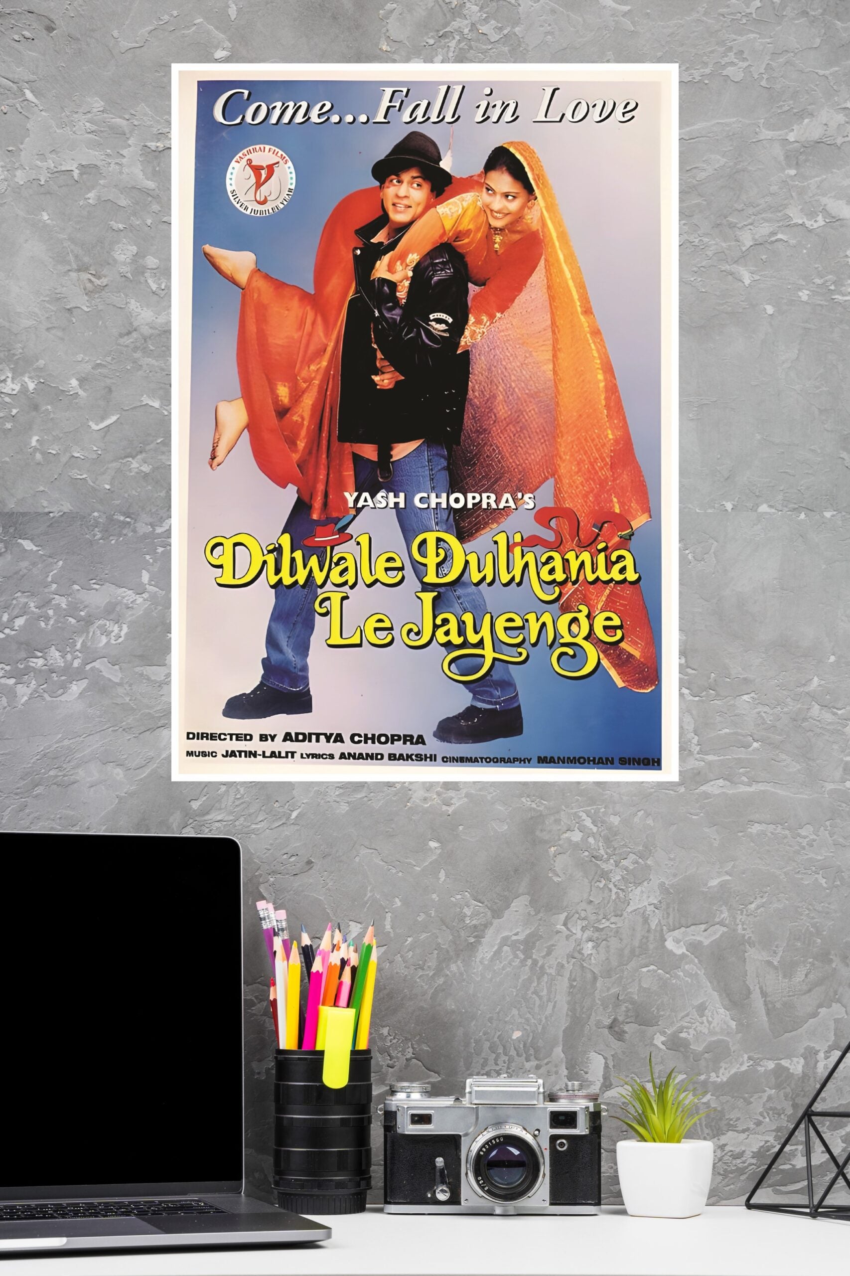 DDLJ Dilwale Dulhania Le Jayenge Movie Poster | Bollywood Posters – The ...